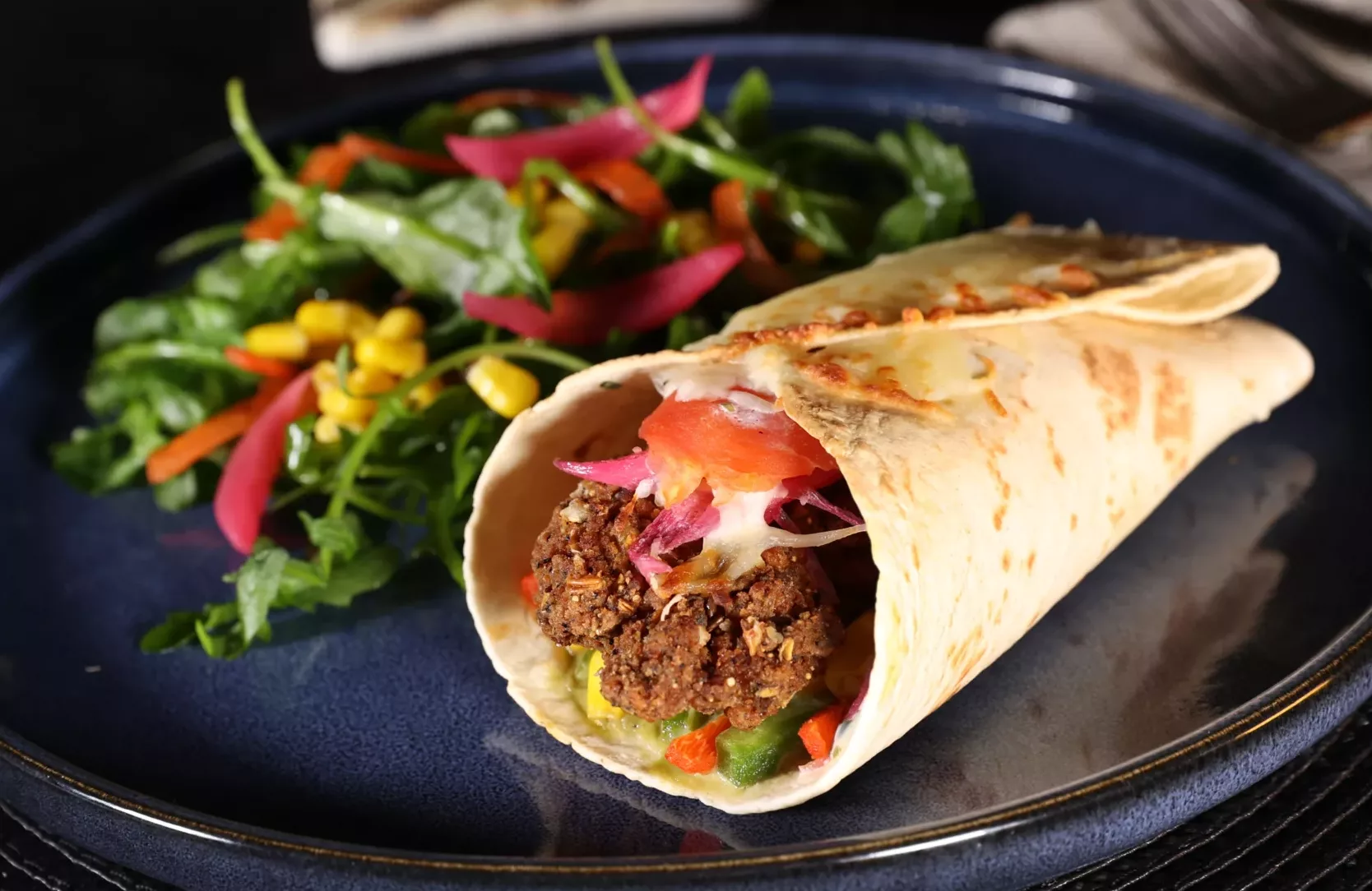 Wrap with multigrains chicken inner fillet and vegetables - Volatys